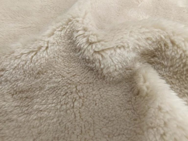 What is Sherpa Fabric? Its Advantages, Disadvantages and How to Choose ...